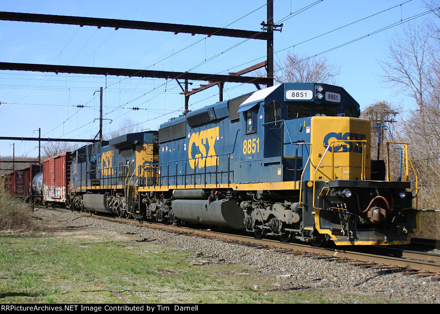 CSX 8851, 5113 on Q418